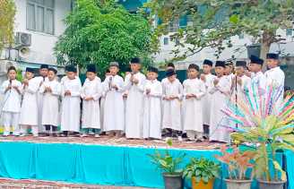Berziarah ke Makam Para Syuhada Perang Badar dan Wali Allah di Zanbal